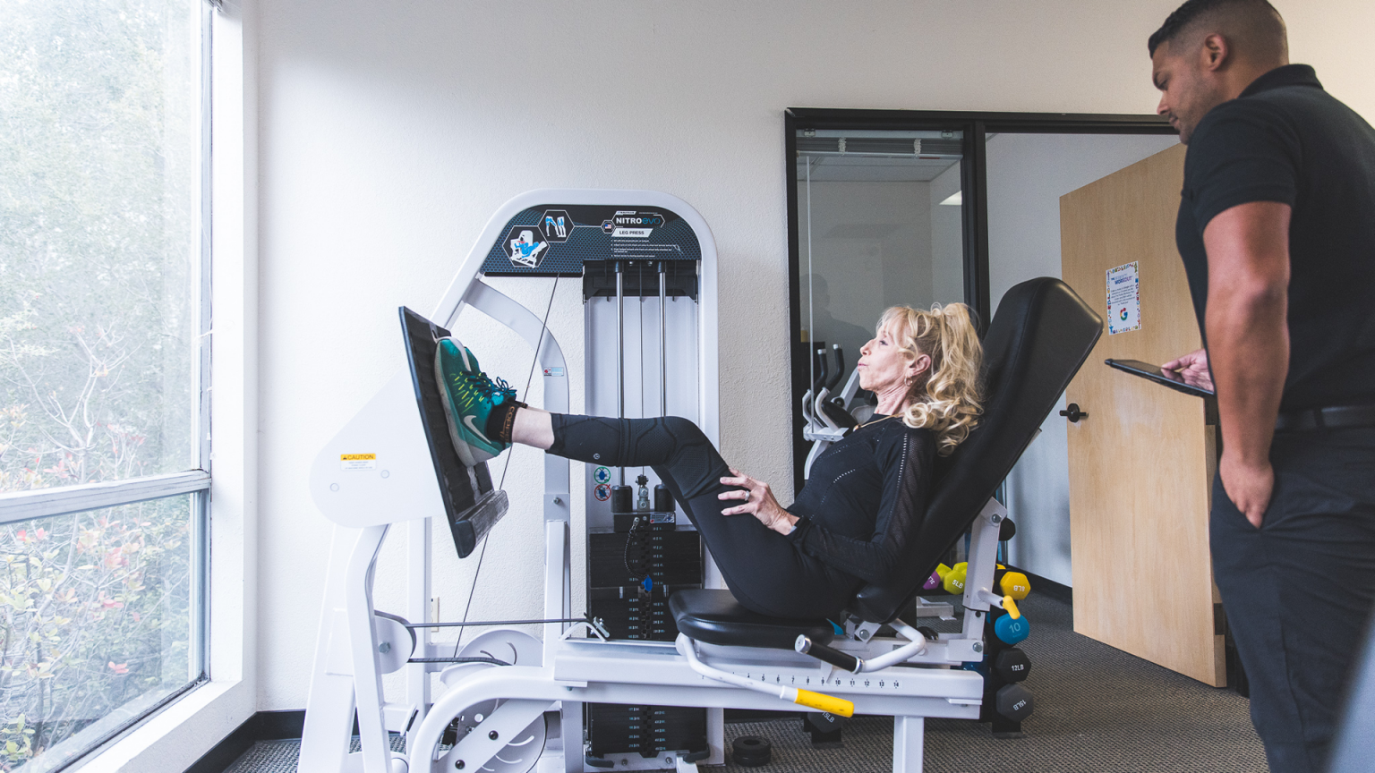 Exercises to Strengthen Legs Before Knee Replacement Surgery & After ...